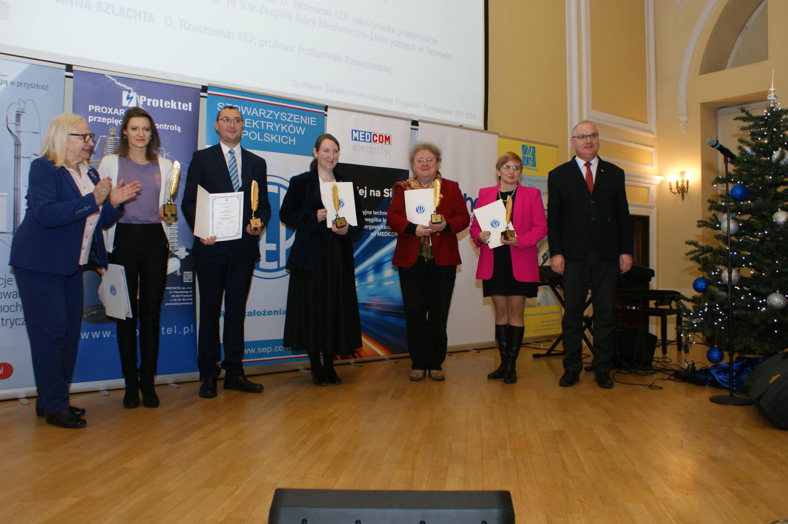 Dr inż. Anna Szlachta, prof. PRz laureatem konkursu SEP / Wydział ...